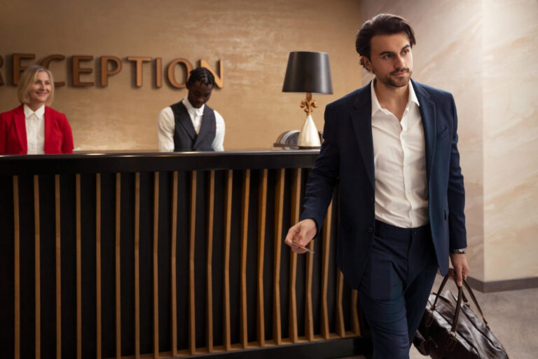 Pre-stay, in-stay and post-stay communication - TouchmenuApp